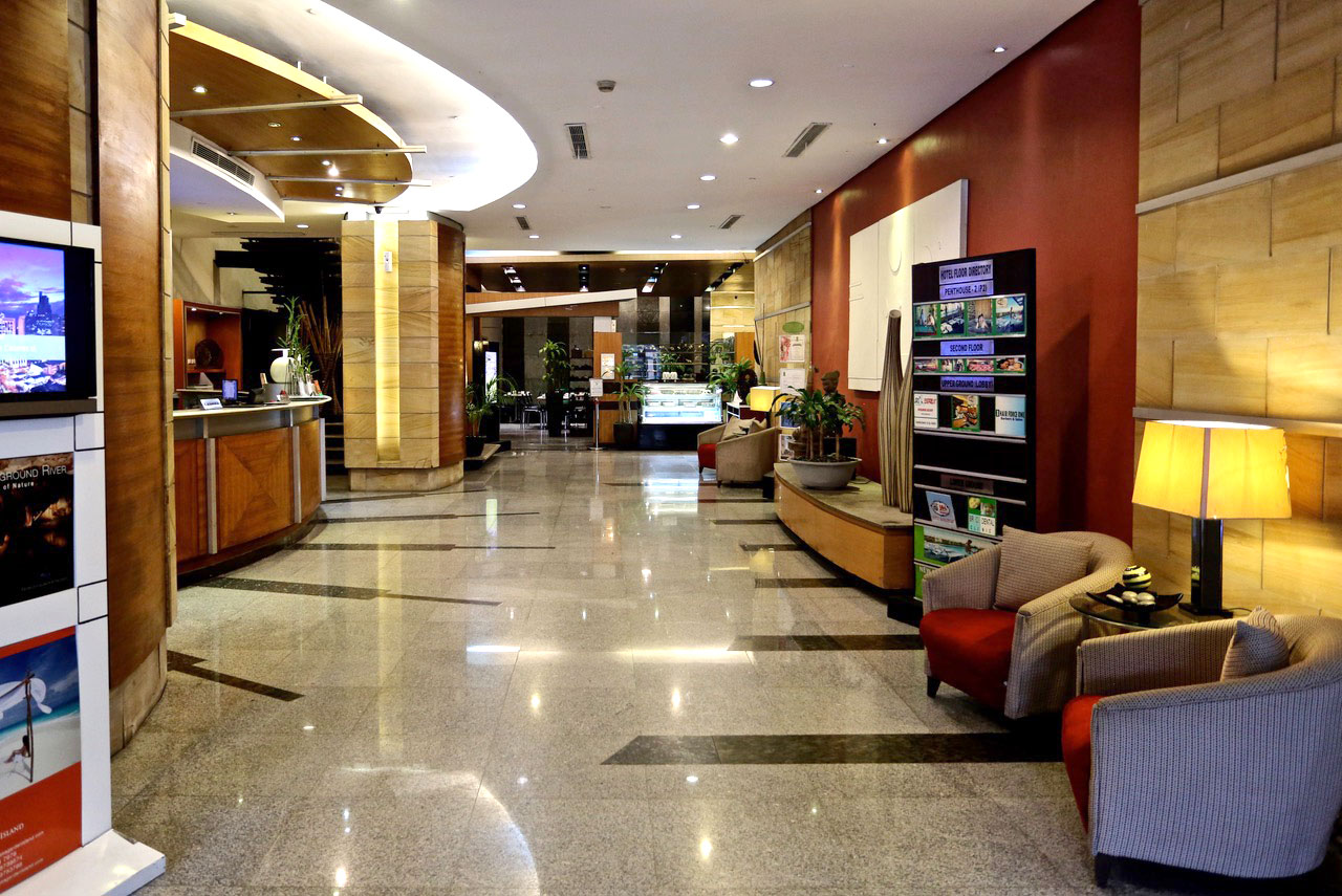Swire Elan Suites near Promenade